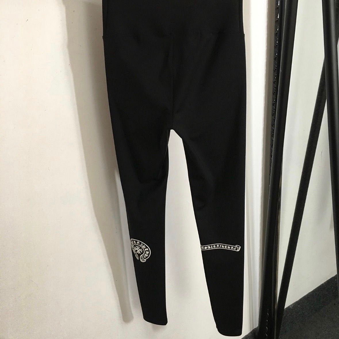 Marka Beach Resort Leggings– Tipsy Bunny Boutique